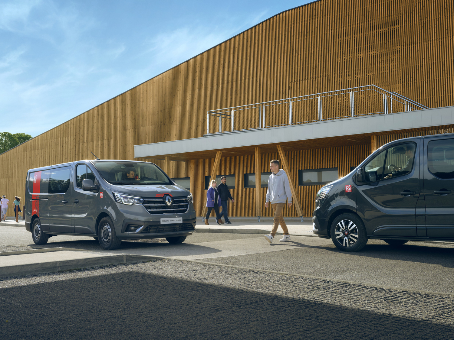 RENAULT TRUCKS TRAFIC RED EDITION: AN EXCLUSIVE CUSTOMISED OFFER ...