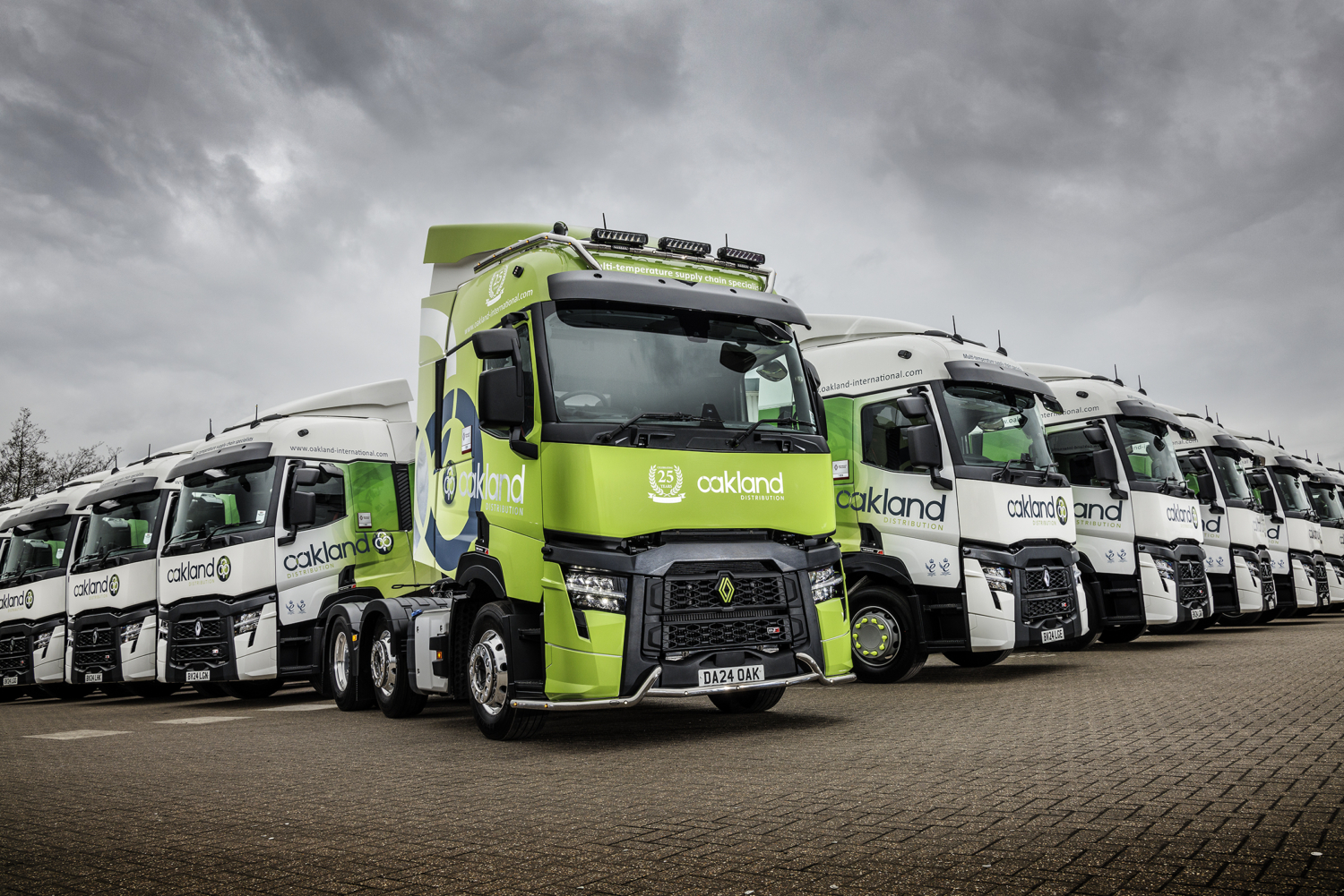 Oakland Distribution turbo charges fleet with 30 new Renault Trucks ...
